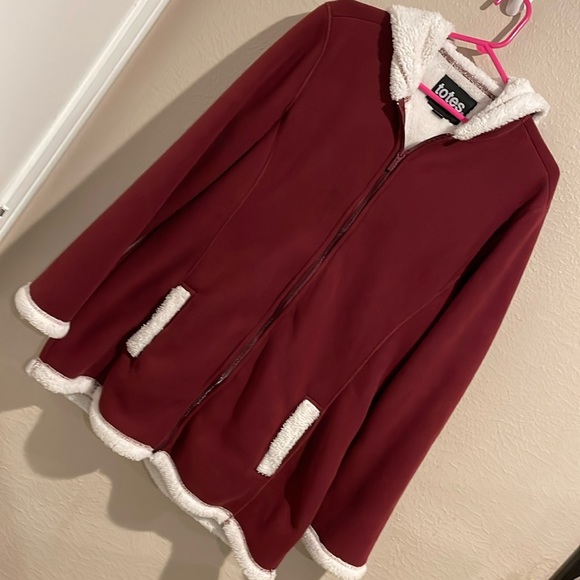 totes | Jackets & Coats | Totes Burgandy Fleece Zip Up Jacket M | Poshmark